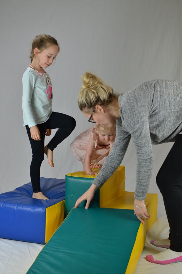 Baby and toddler motor development - eye and head movement – Play Move ...